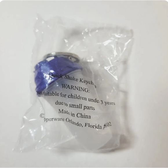 Tupperware | Other | New Sealed Vintage Tupperware Quick Shake Key ...